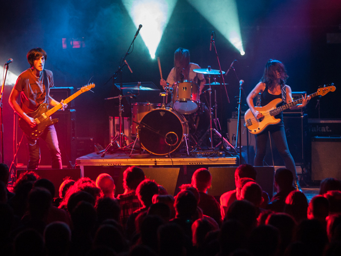 Repetitor u Tvornici – Repetitor više nije indie - ravnododna