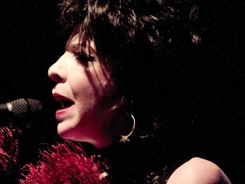 Preminula je Julee Cruise, glas Twin Peaksa - ravnododna