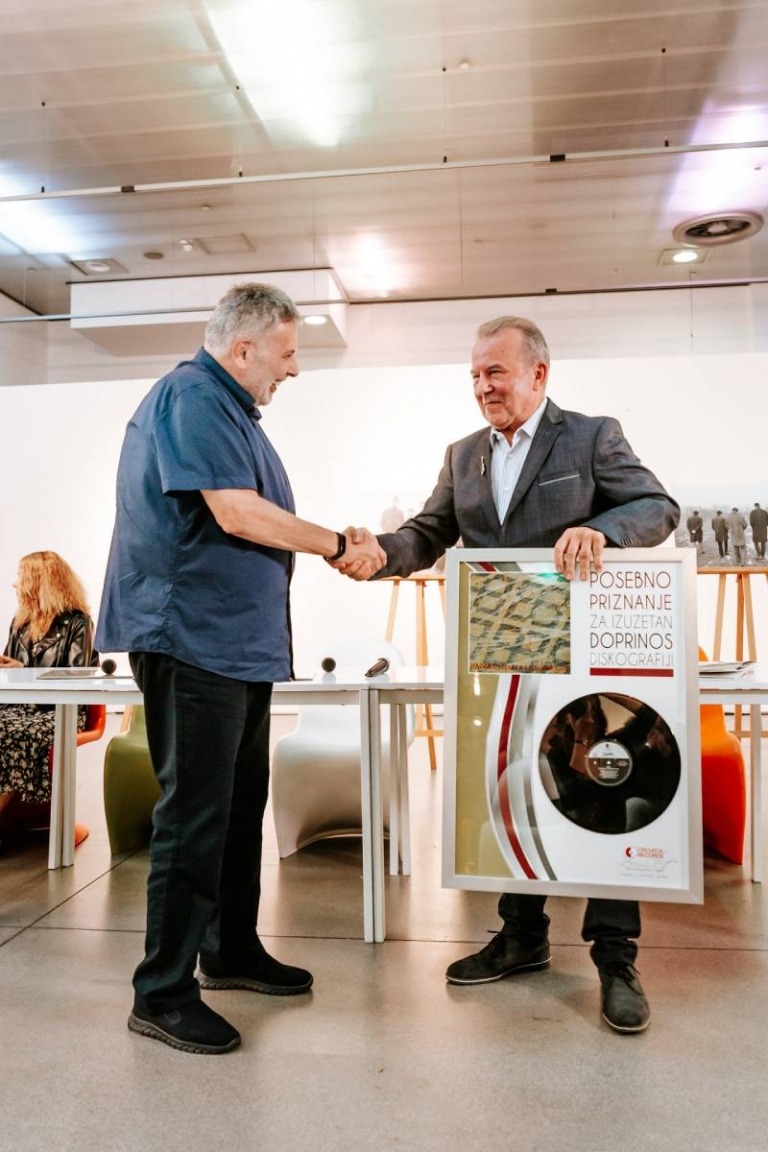 ‘Odbrana i poslednji dani’ – predstavljanje ploče o odrastanju i ...