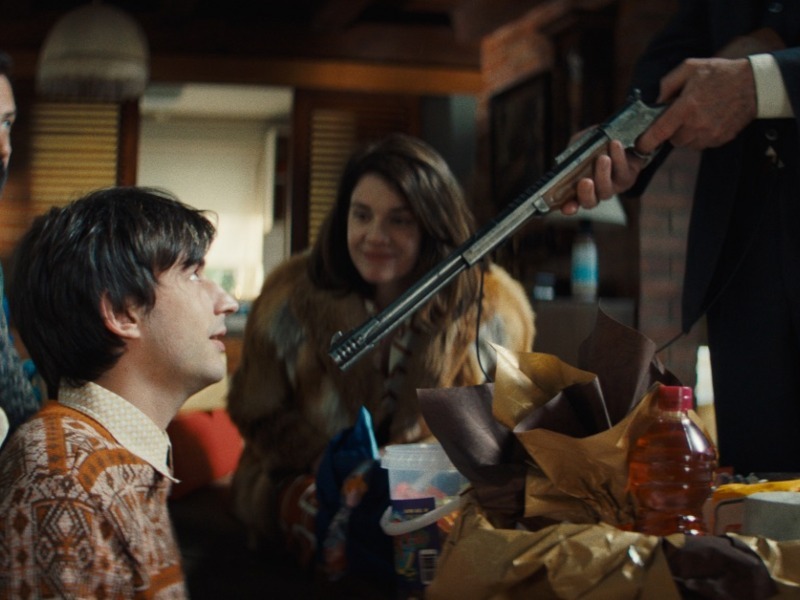 Objavljen trailer božićnog trilera ‘Stric’ s Mikijem Manojlovićem u ...