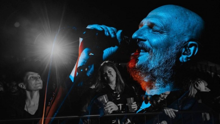 Što predstavlja misteriozna baba u crnom u klasiku ‘Ko to tamo peva ...