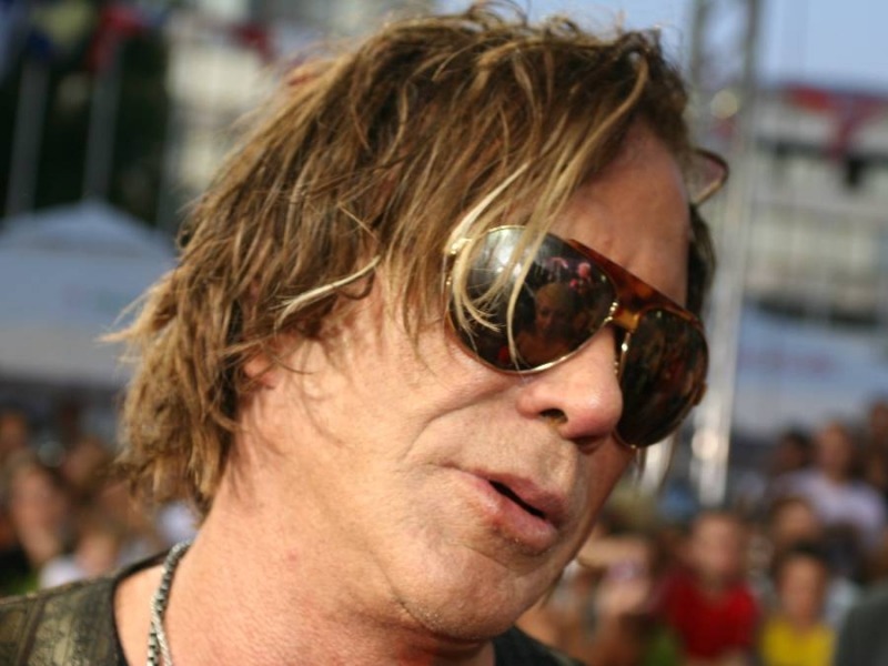 Mickey Rourke prikuplja sredstva za plaćanje stanarine nakon prijetnje ...